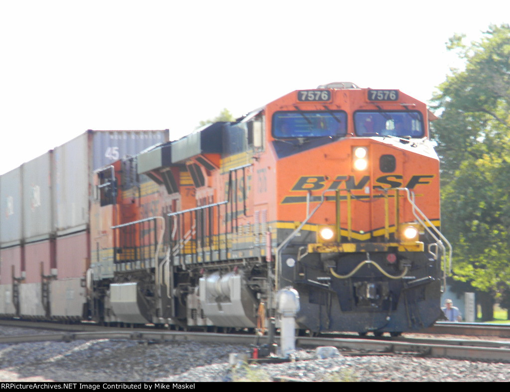 BNSF 7576